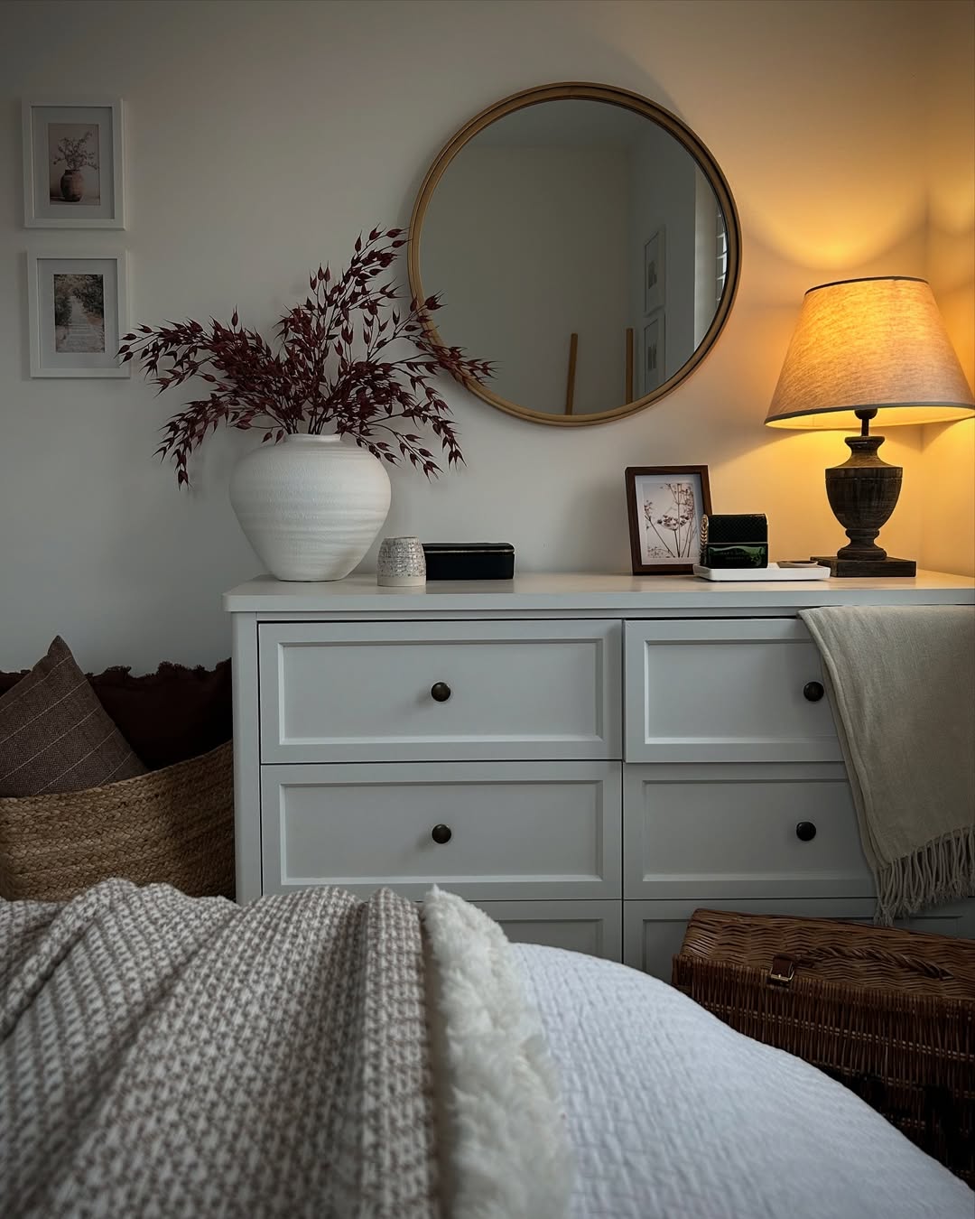 18 Pro Tips For The Perfect Welcoming Guest Bedroom