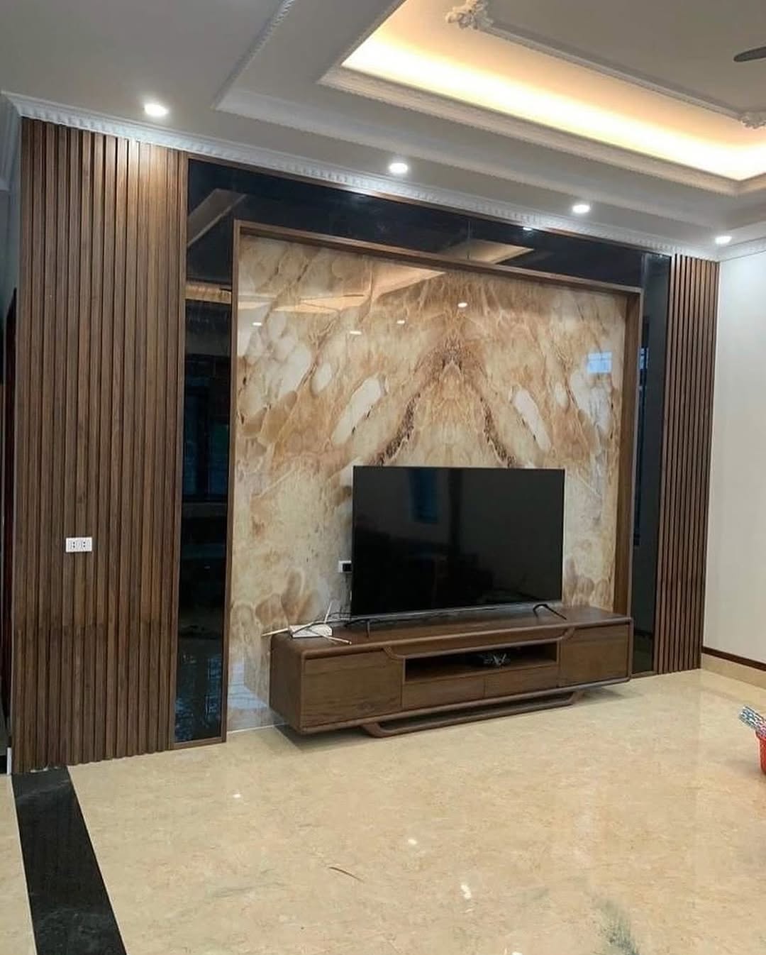 21 Clever Small TV Wall Ideas To Maximize Your Space