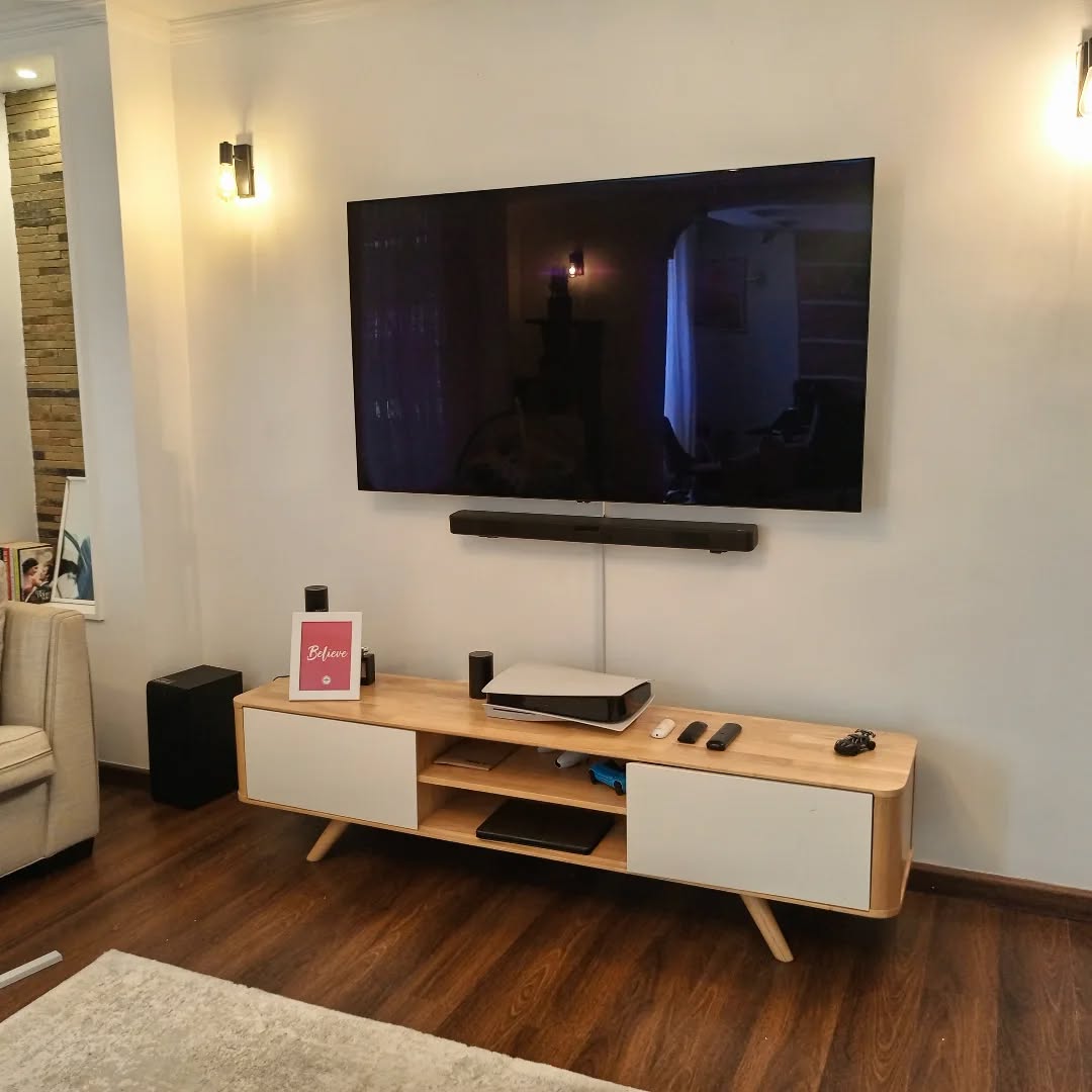 21 Clever Small TV Wall Ideas To Maximize Your Space